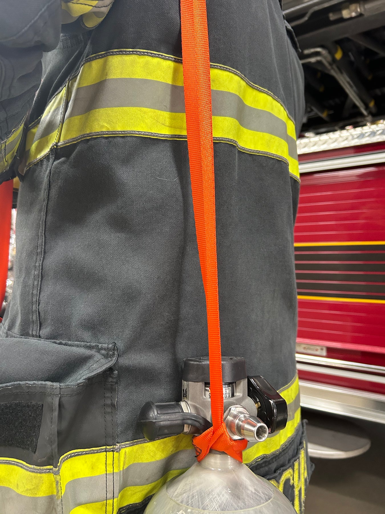 SCBA Bottle Carrying Sling - FFSCBACS – Firefighter Straps Inc.